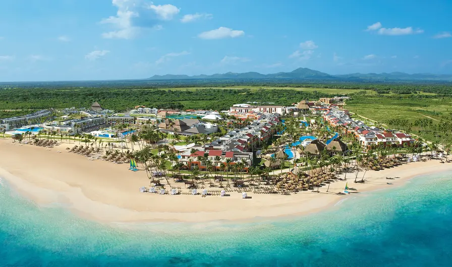 Best Resort in Punta Cana for Nightlife - Top 7 Party Hotspots 2025